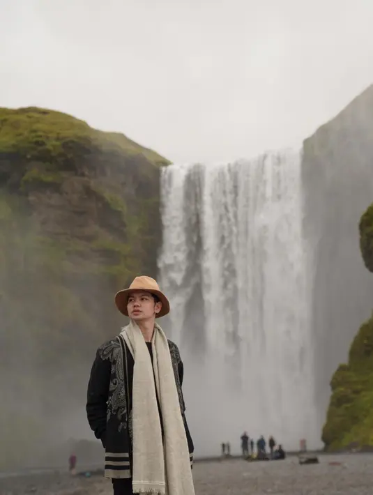 Potret Faul LIDA Liburan Keliling Eropa, Tampil Keren Pakai Topi - Foto ...