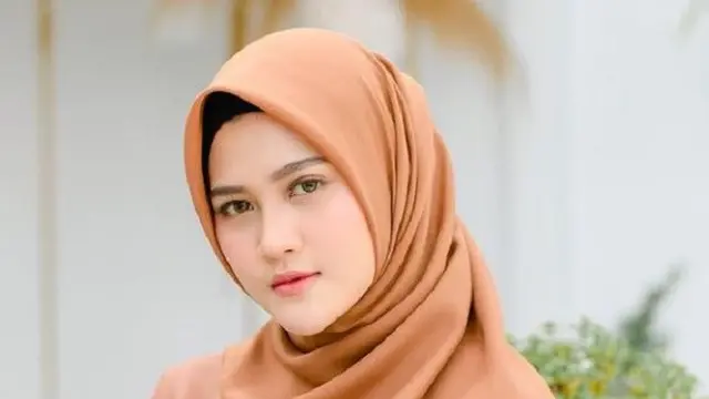 Henny Rahman Perlihatkan Foto Ini Sehari Sebelum Dikabarkan Dinikahi ...