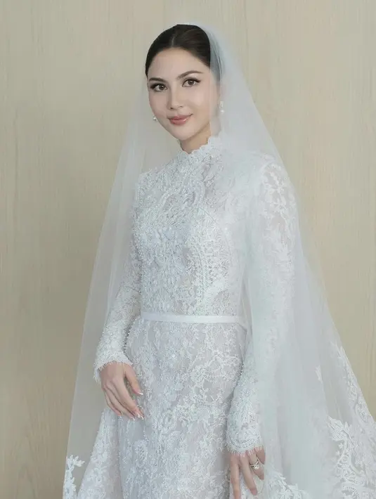 Pesona Jessica Mila Dibalut Gaun Pernikahan Putih Bak Princess, hingga Penampilan Serba Ungu ...