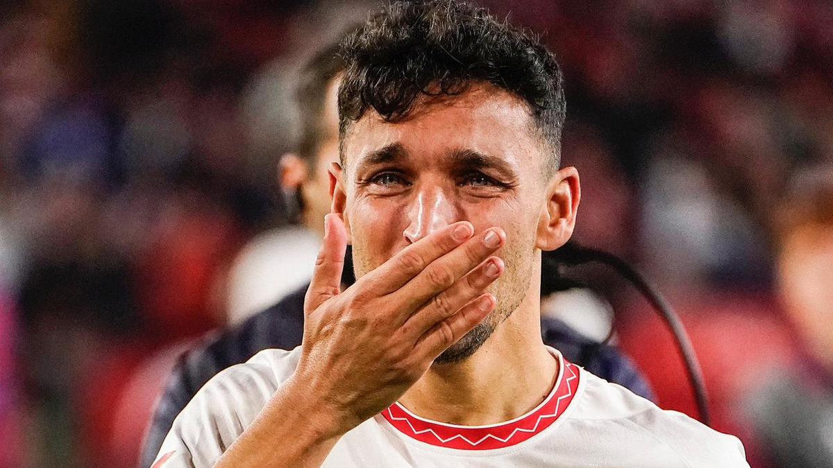 Real Madrid Kalahkan Sevilla 4-2, Jesus Navas Menangis