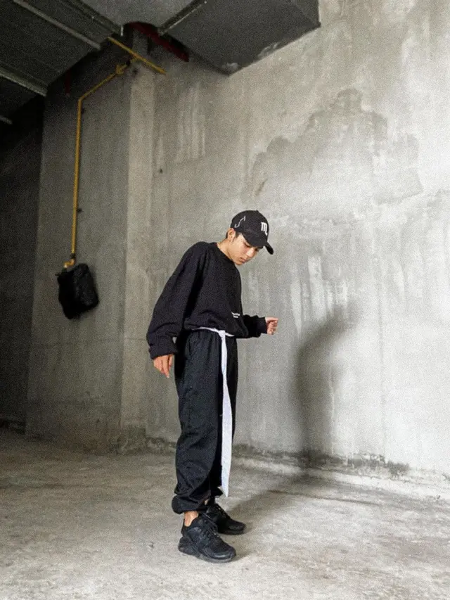 7 Gaya Brandon De Angelo saat Pakai Topi, Tetap Tampil Stylish ...