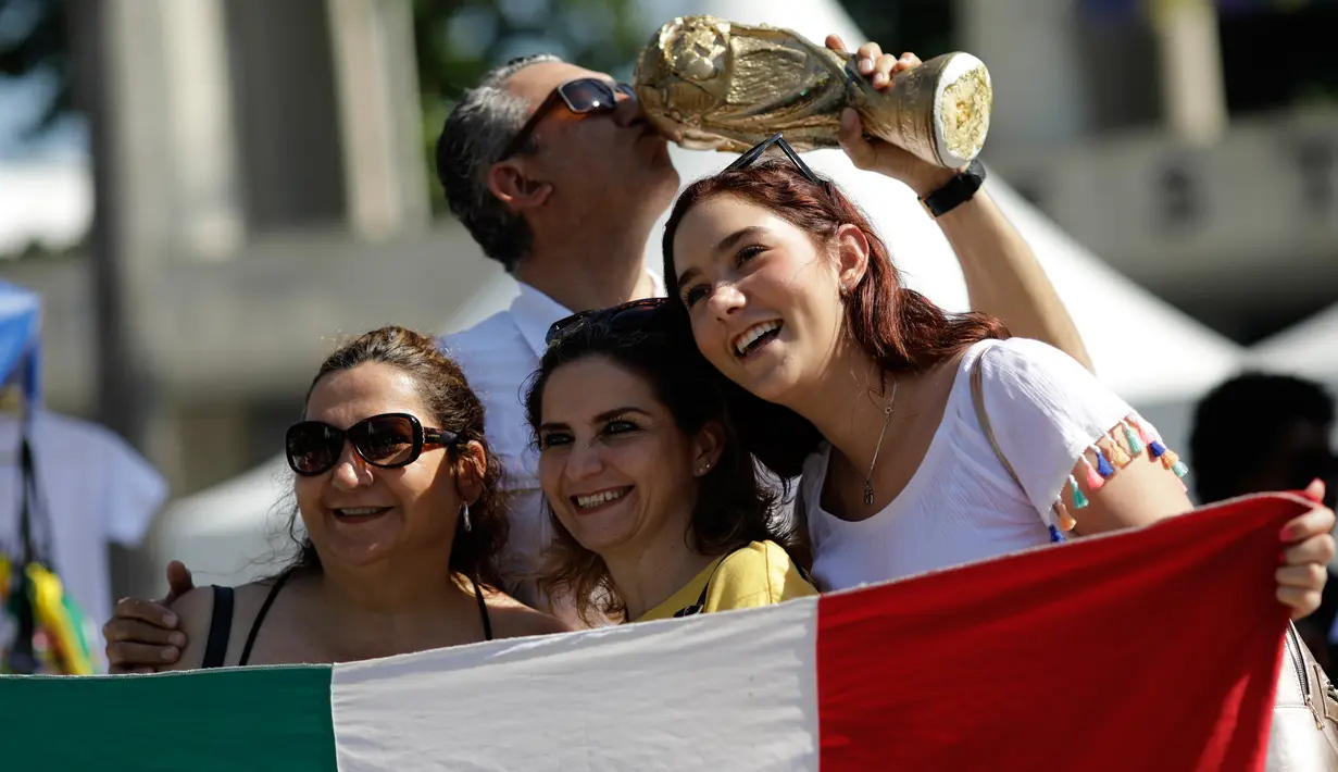 FOTO: Deretan Suporter Cantik Meriahkan Copa America 2019 - Foto ...