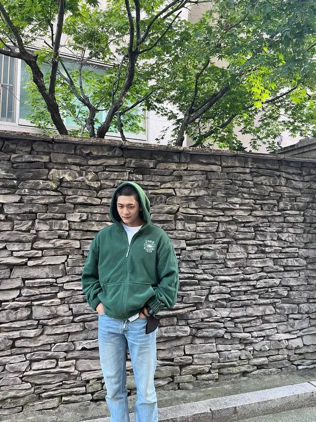 Resmi Jalani Wajib Militer, Ini 6 Potret Kang Tae Oh dengan Kepala ...