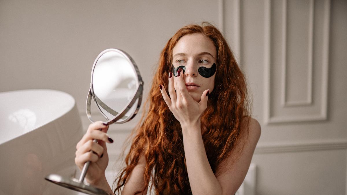 How To: Cara Mudah Menggunakan Masker Mata - Beauty Fimela.com