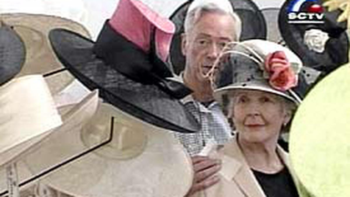 Status Wanita Inggris Bisa Dilihat dari Topi - Global Liputan6.com