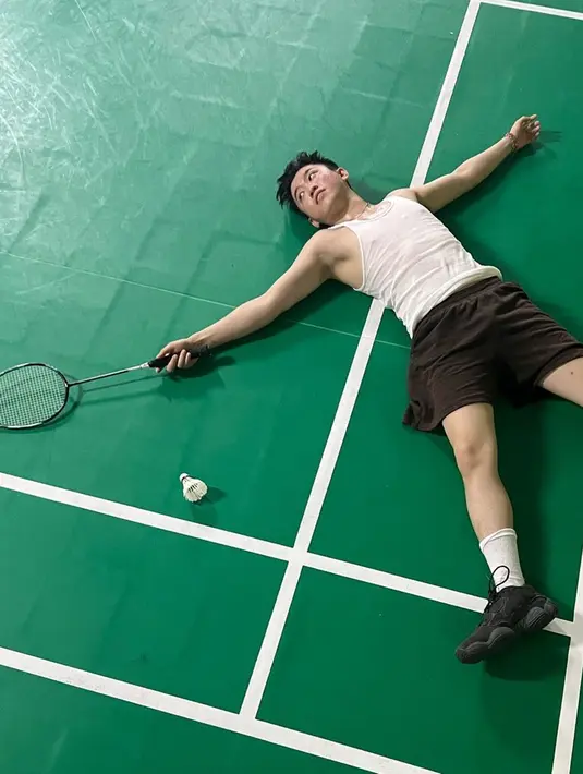 Potret Rich Brian Main Badminton Saat Mudik ke Indonesia, Sampai ...
