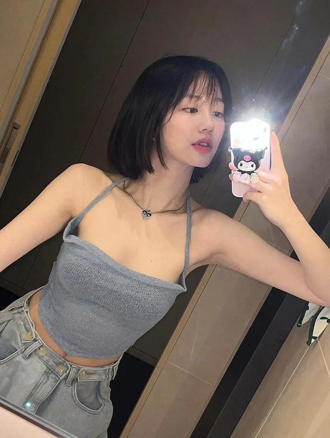 8 Gaya Girly Lee Yubi, Aktris yang Digosipkan Berpacaran dengan ...