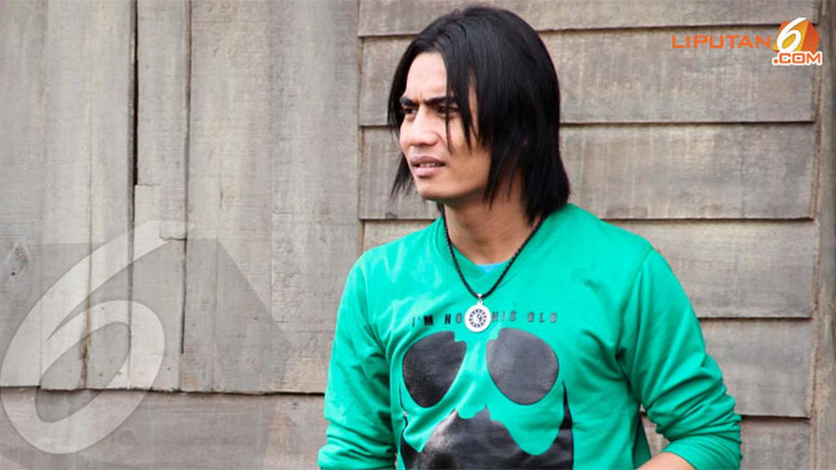 Charly Undang Fans Nonton Film 'Jangan Menangis Sinar' - ShowBiz ...