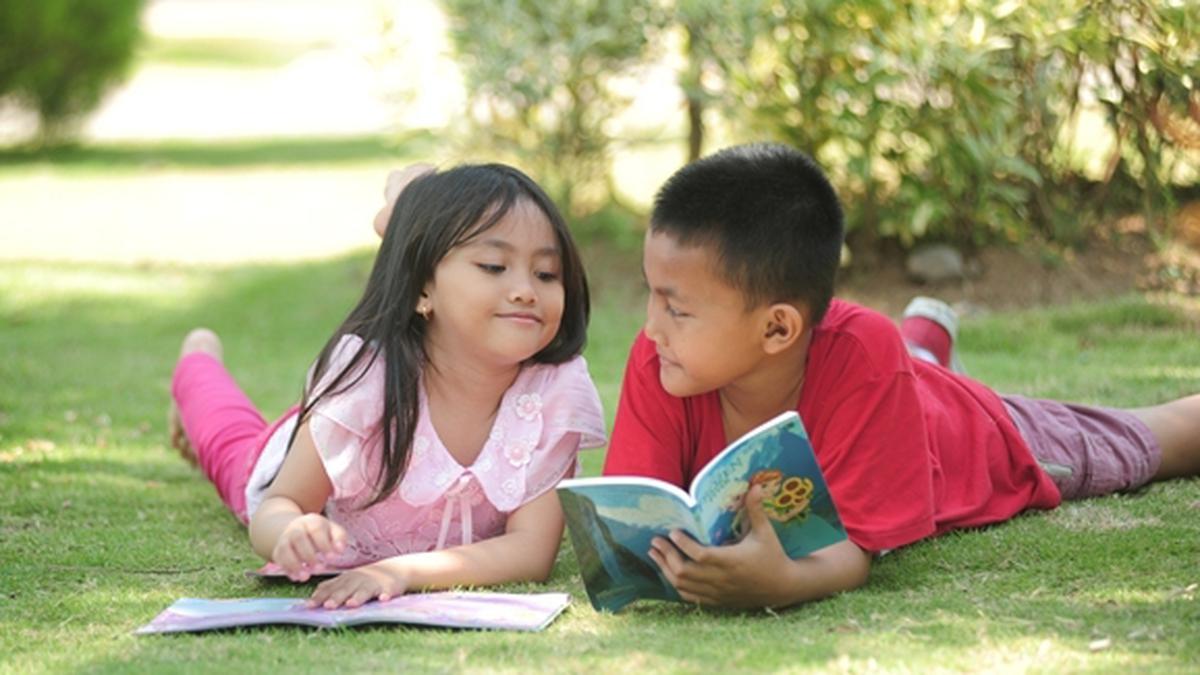 Biar Adik Kakak Nggak Bertengkar Terus, Lakukan Ini Moms! - Parenting Fimela.com