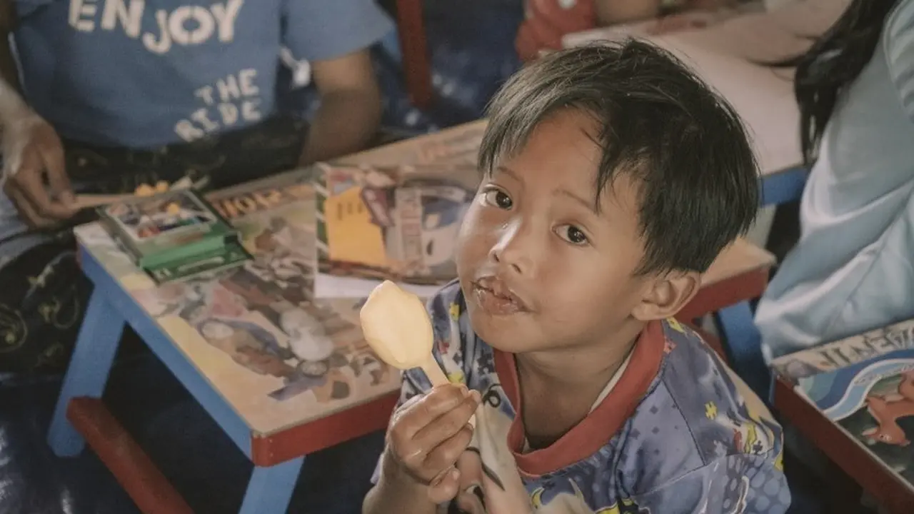 Produsen Es Krim Beri Donasi dan Motivasi untuk Korban Gempa Cianjur ...
