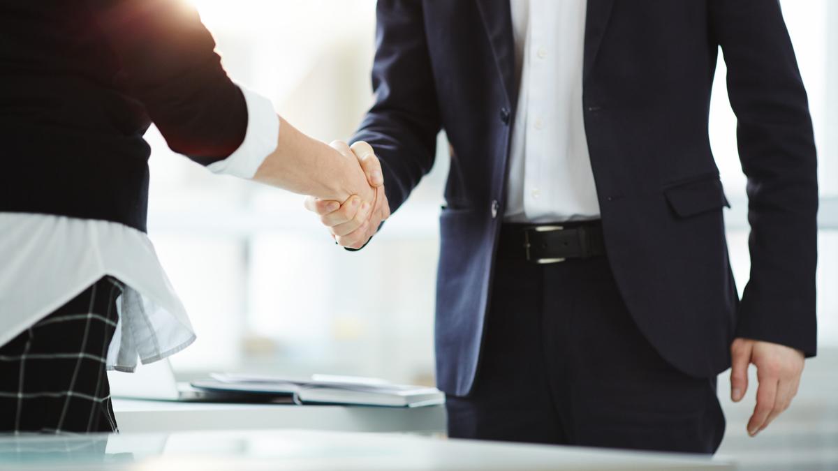 How to Ask for a Raise at Work: 10 Tips for a Successful Negotiation