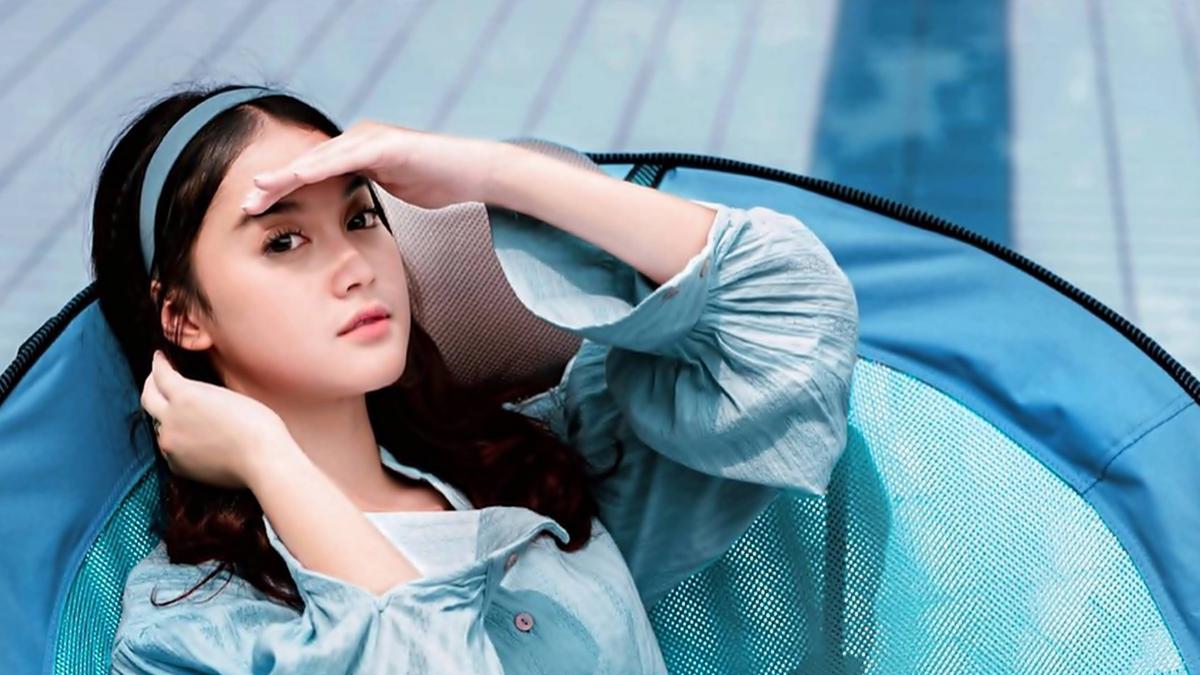 Makin Gemas, Ini Gaya Esta Pramanita Saat Pakai Bando - Foto Liputan6.com