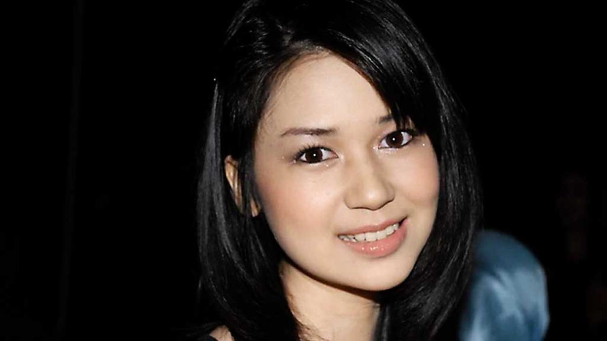 Laura Basuki Dua Bulan Pedekate Dengan Rio Dewanto - Entertainment ...