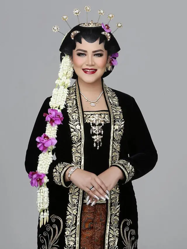 Putri Politikus Malaysia Nikah dengan Riasan Paes Jawa Jadi Sorotan ...