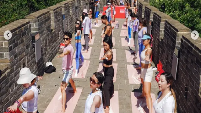 Lululemon Minta Maaf Usai Gelar Yoga di Tembok Besar China