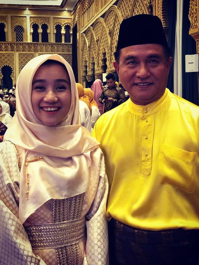 Beda Usia 27 Tahun, Ini 6 Potret Rika Kato Istri Yusril Ihza Mahendra ...