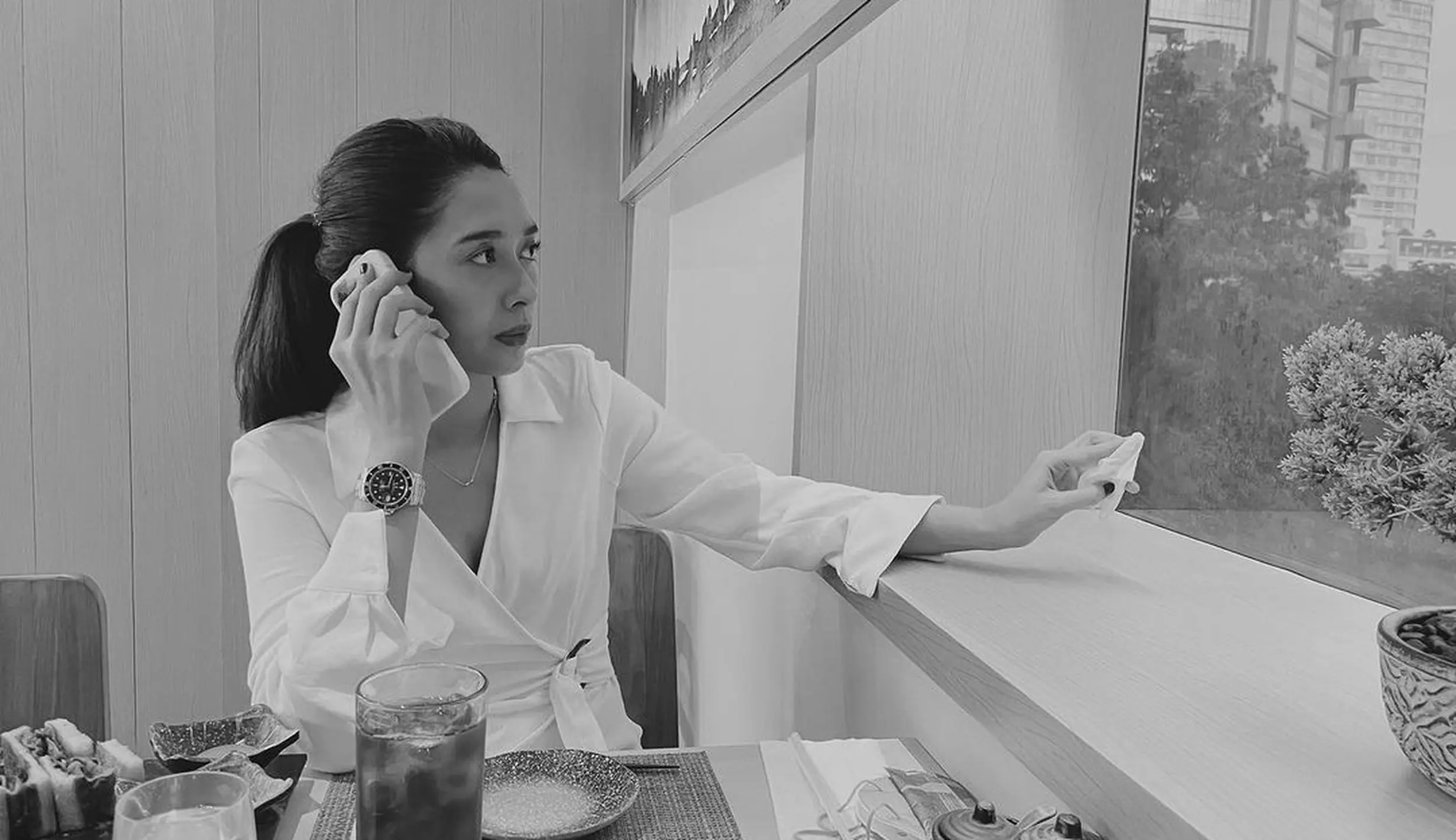 Pesona Marchella FP, Penulis Buku yang Diisukan Sebagai Pacar Ariel ...