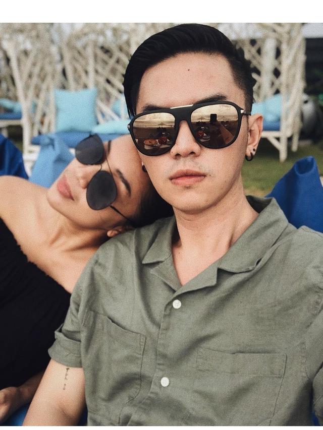 6 Potret Rafael SMASH dengan Pacar Cantiknya, Mesra Banget - Hot ...