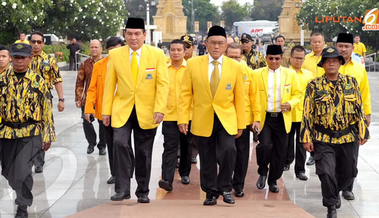 Ulang Tahun ke-49, Partai Golkar Ziarah Taman Makam Pahlawan - Foto ...