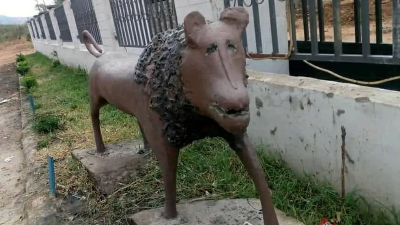 6 Patung di Desa Ini Absurd Banget, Bentuknya Bikin Enggak Habis Pikir ...