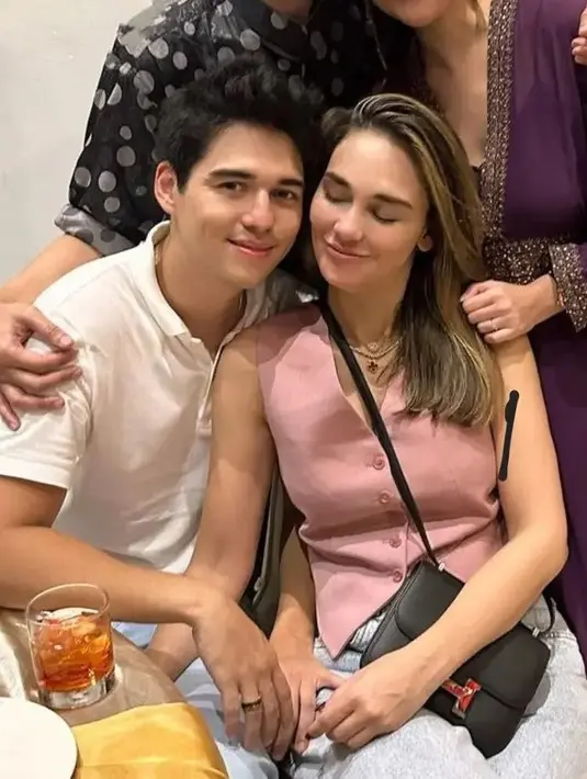 Luna Maya dan Maxime Bouttier Akhirnya Go Public, Pamer Pose Saling ...