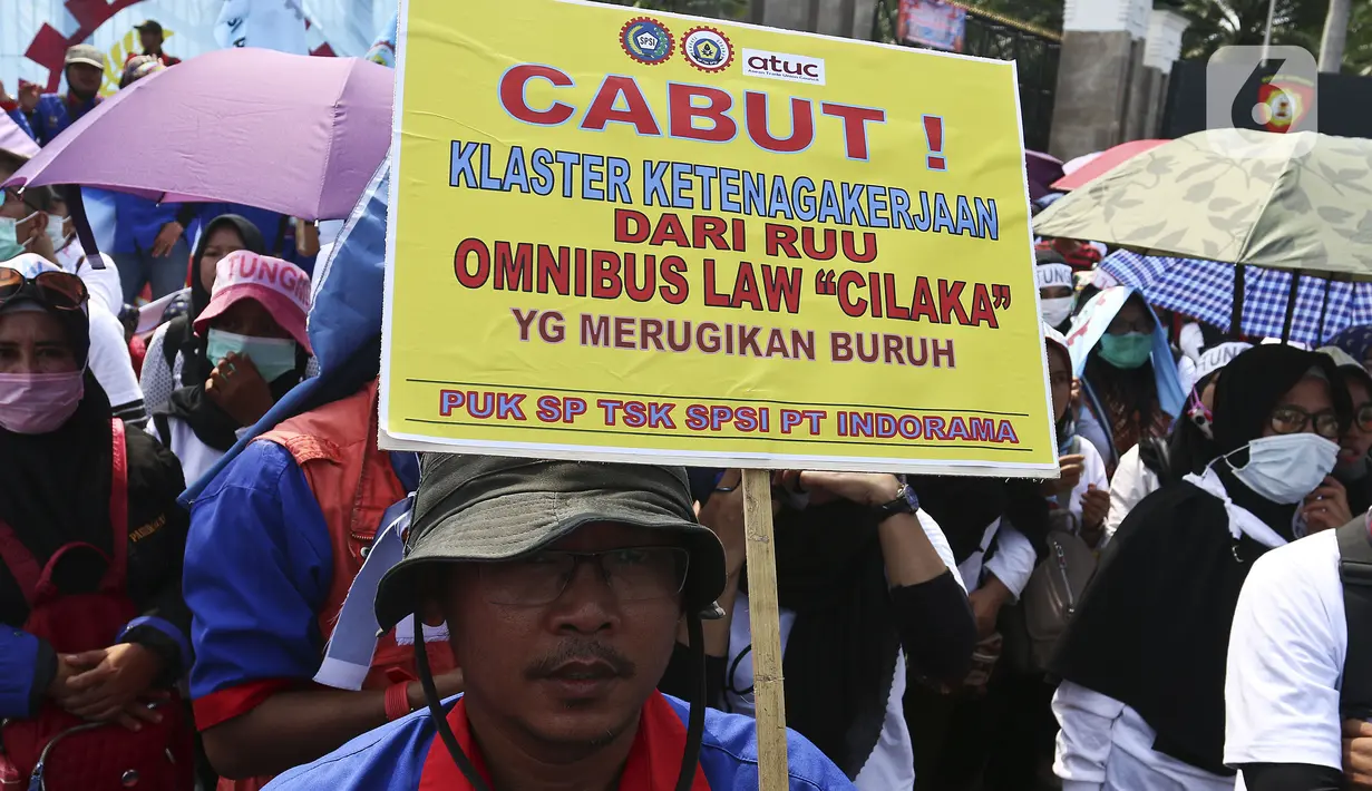 FOTO: Elemen Buruh Tolak RUU Omnibus Law - Foto Liputan6.com
