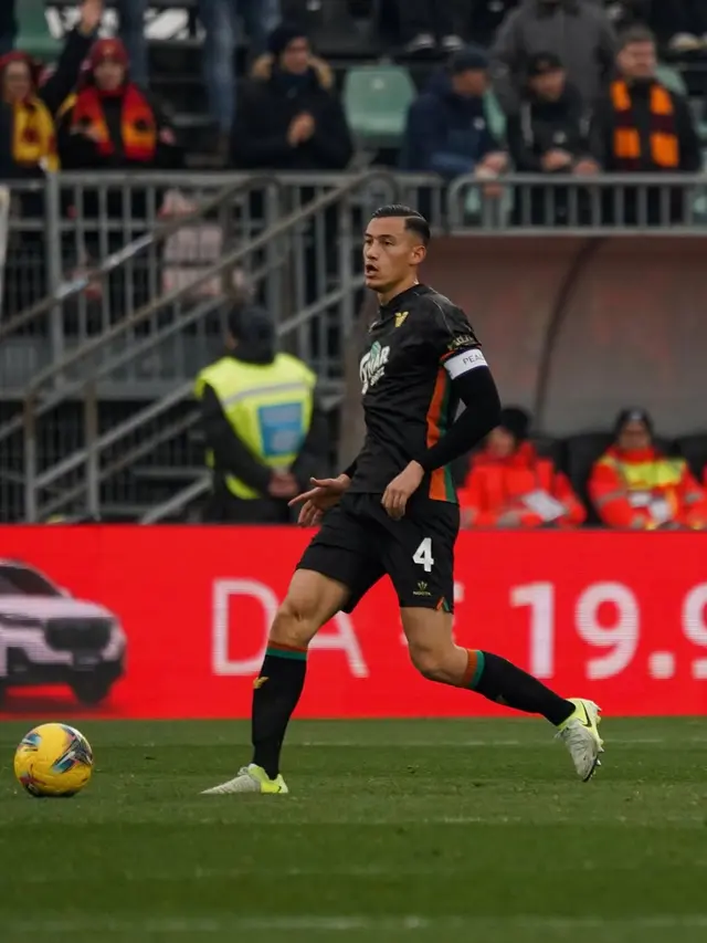 Hasil Liga Italia: Jay Idzes Tampil Solid di Lini Belakang, Venezia Tahan Como 1907 Berkat Gol ...