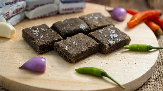 3 Cara Memilih Terasi yang Enak - Food Fimela.com