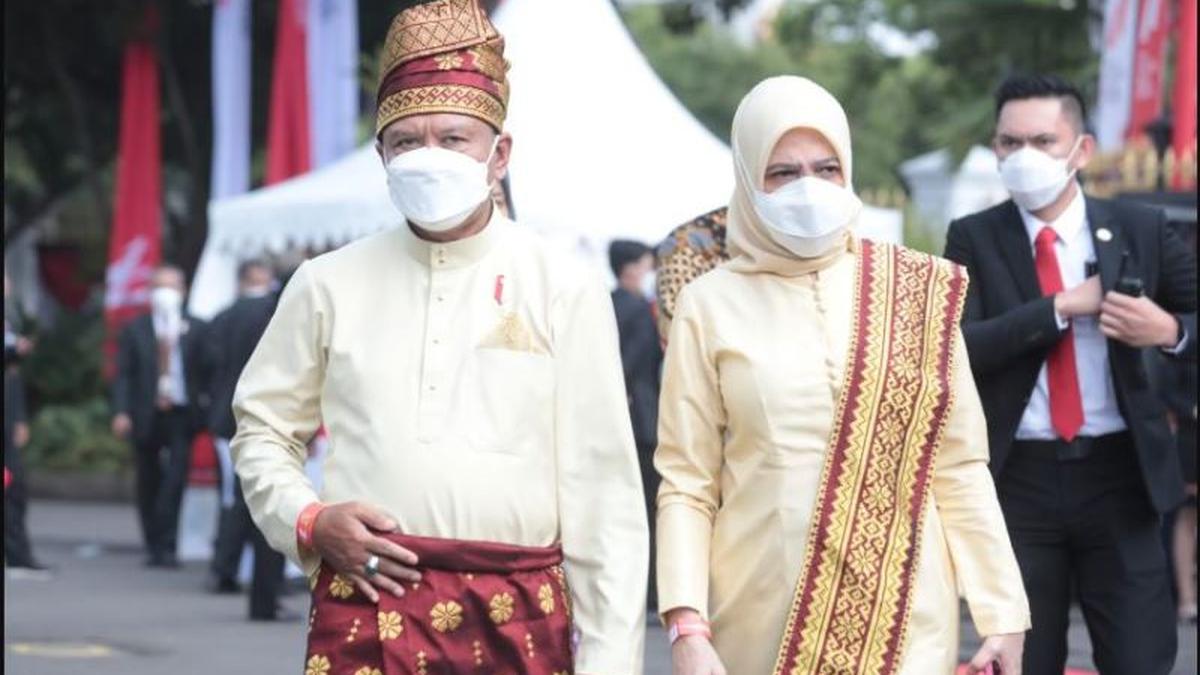 Istri Menpora Zainudin Amali, Nadiah Alhamid Setia Dampingi Suami dari ...