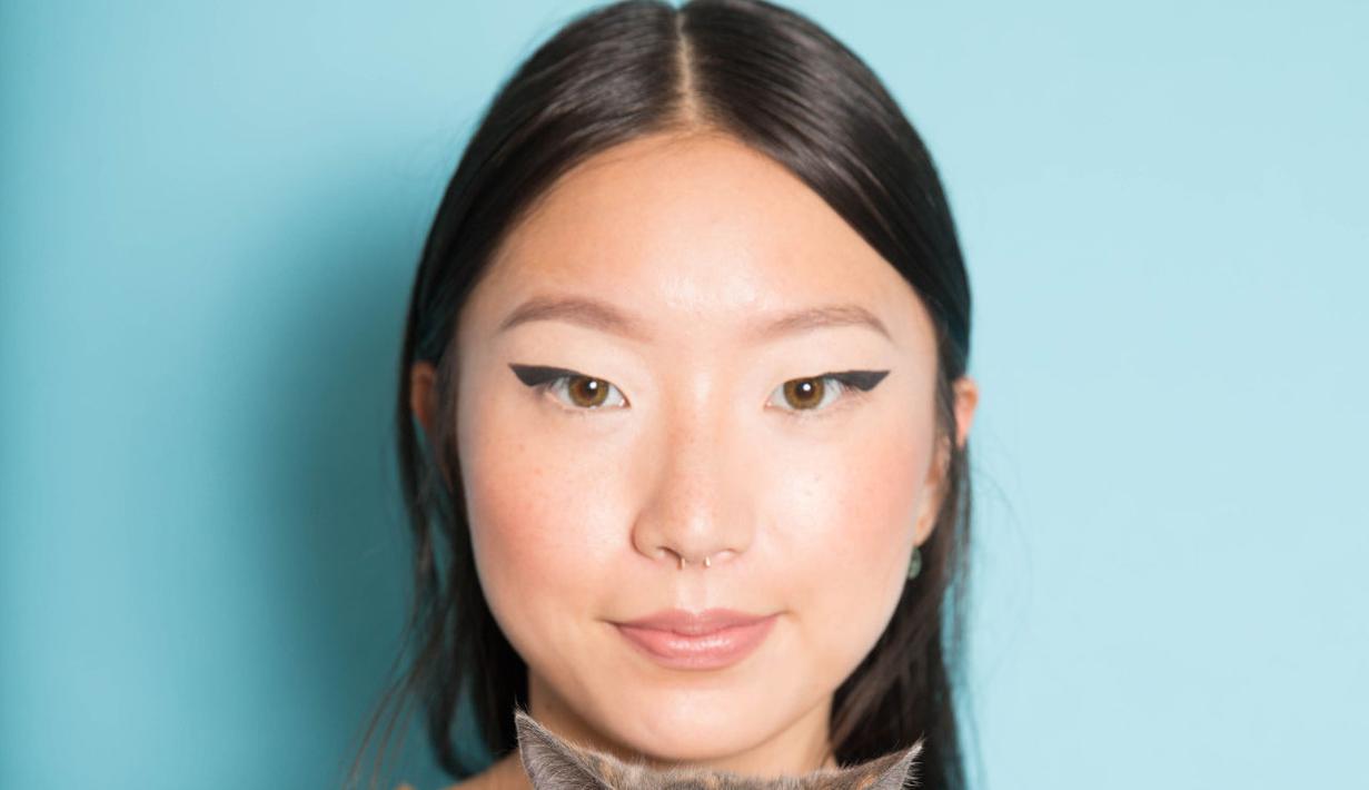 8 Inspirasi Cat Eye Yang Sedang Hits: Mata Kamu Pasti Lebih Cantik ...