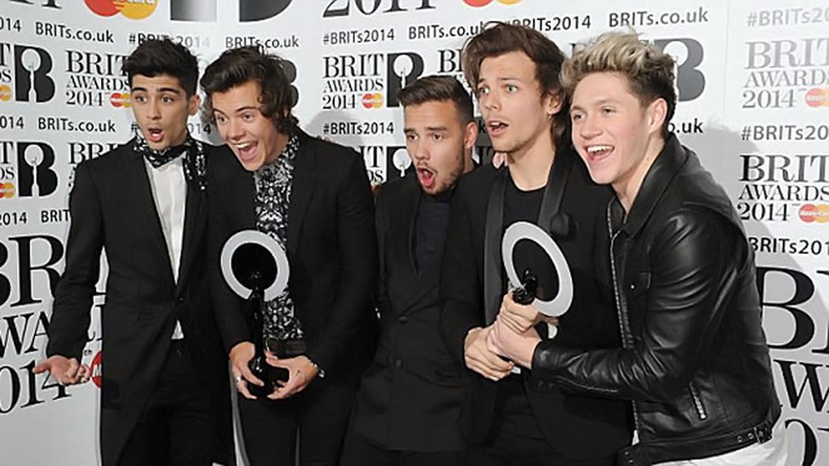 Terima Penghargaan, Harry Styles Tinggalkan One Direction - ShowBiz ...