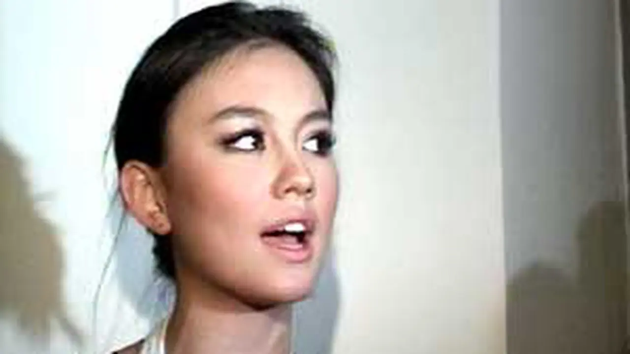 Agnes Monica Mempertanyakan Keperjakaan - ShowBiz Liputan6.com