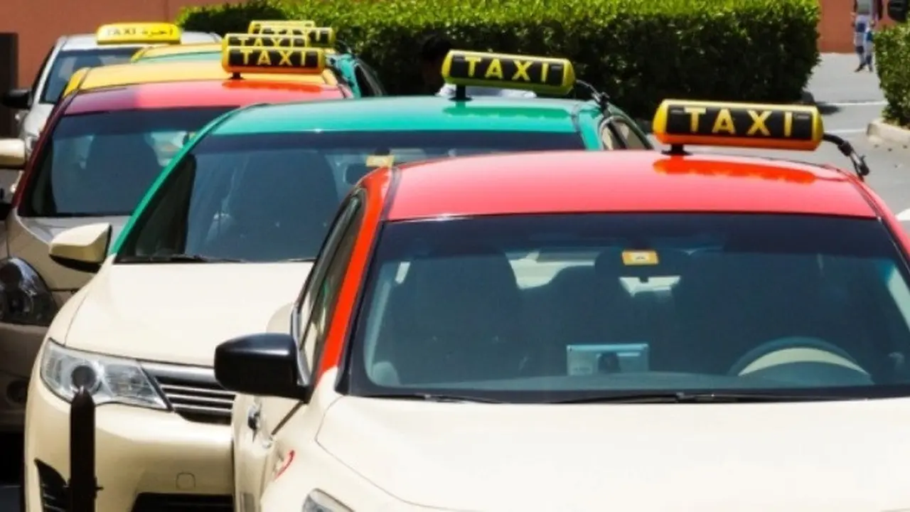 Taxi Adalah Moda Transportasi Umum, Pahami Layanan Taksi di Indonesia ...