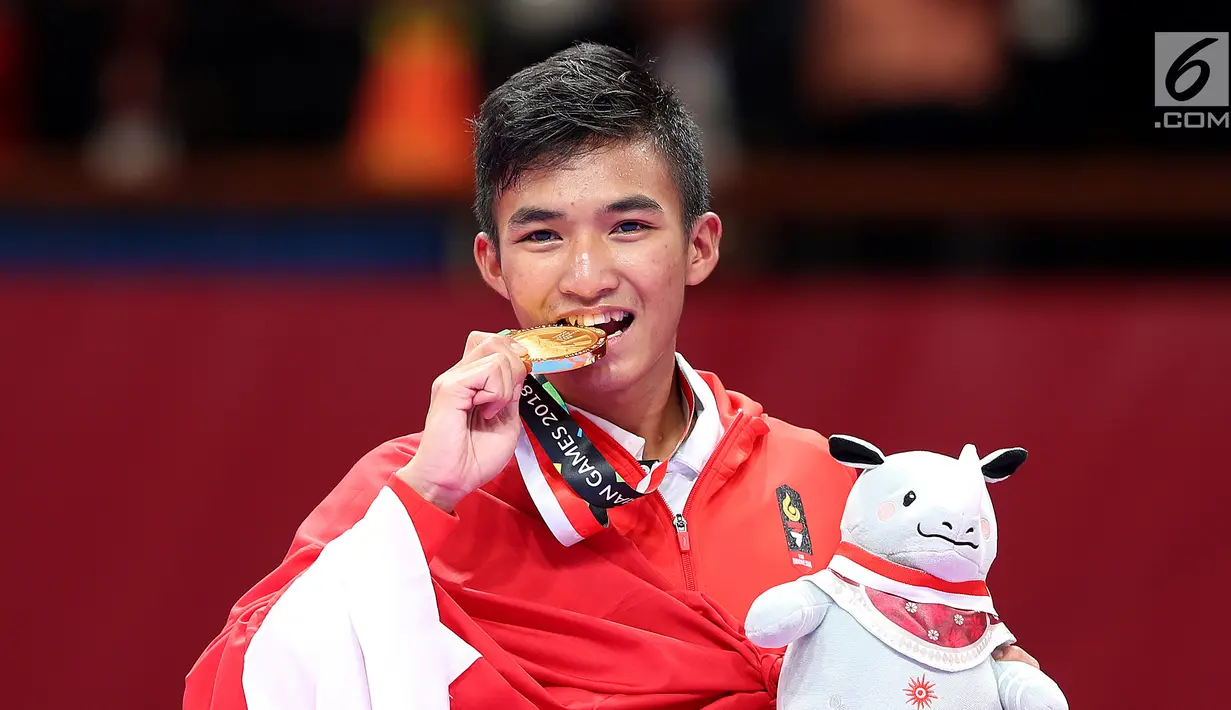 FOTO: Karateka Putra Indonesia Rifki Ardiansyah Sumbang Emas ke-11 ...