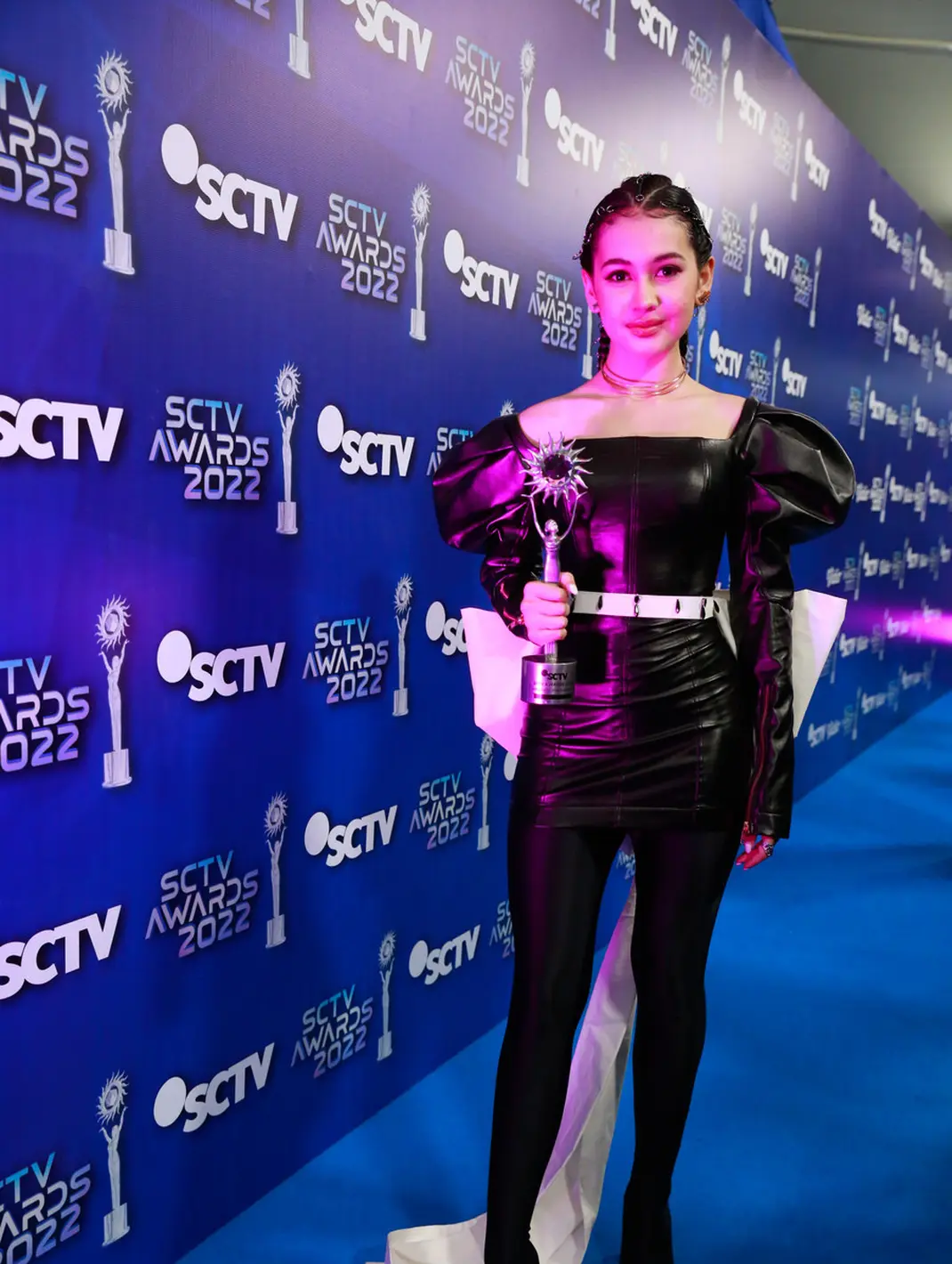 Mengenal Sandrinna Michelle, Artis Berprestasi Usia 15 Tahun Raih ...