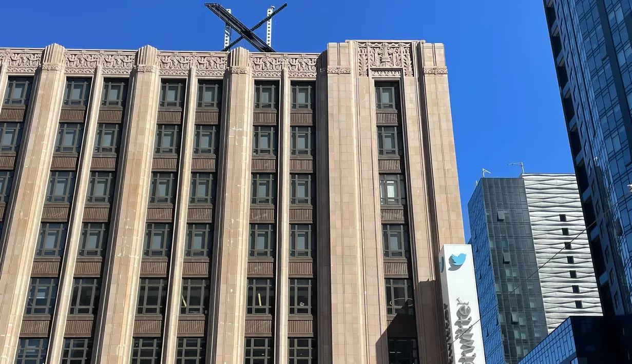 Logo X Raksasa Mulai Hiasi Atas Gedung Markas Twitter di San Francisco ...