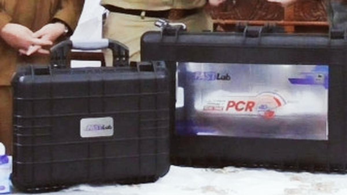 Ini Penampakan PCR Portable Alat Tes COVID-19 Seukuran Koper Milik Jabar