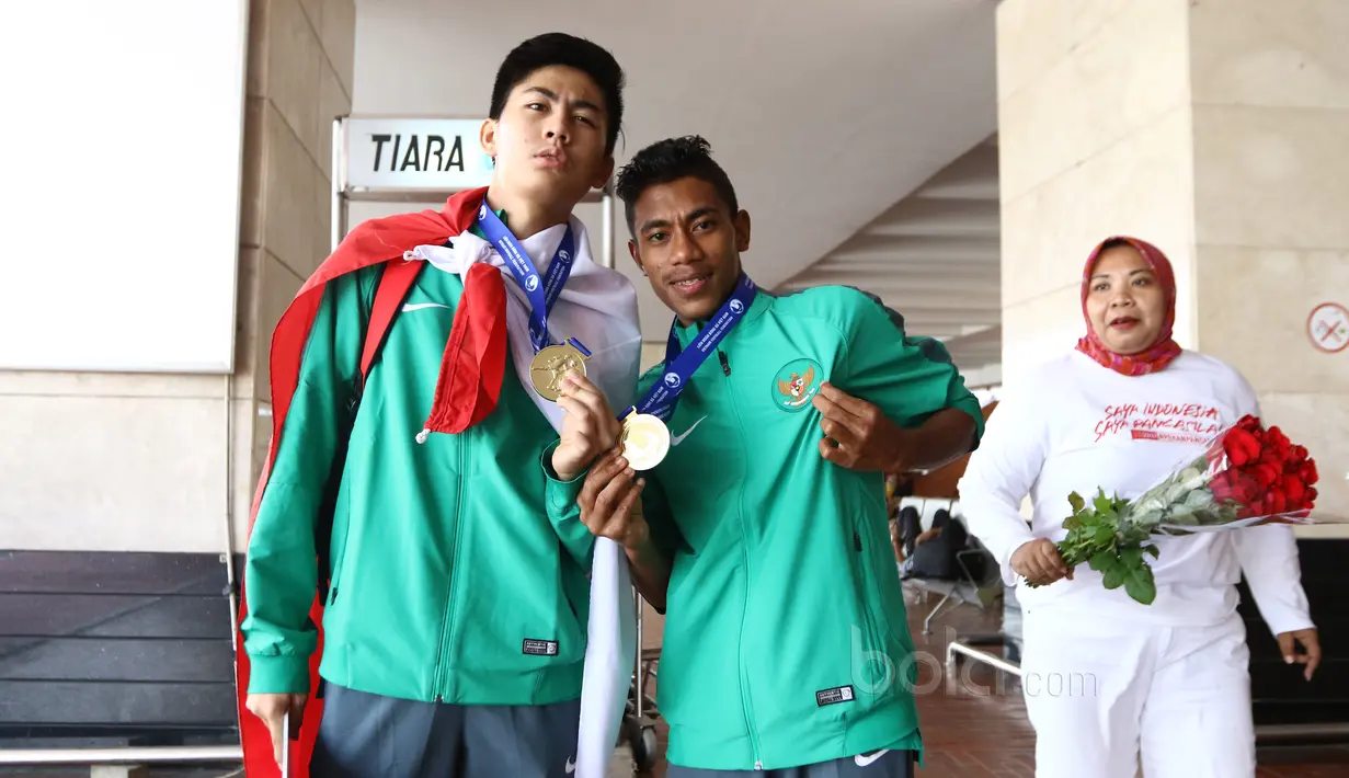 FOTO: Timnas Indonesia U-16 dan Trofi Juara dari Vietnam - Indonesia ...