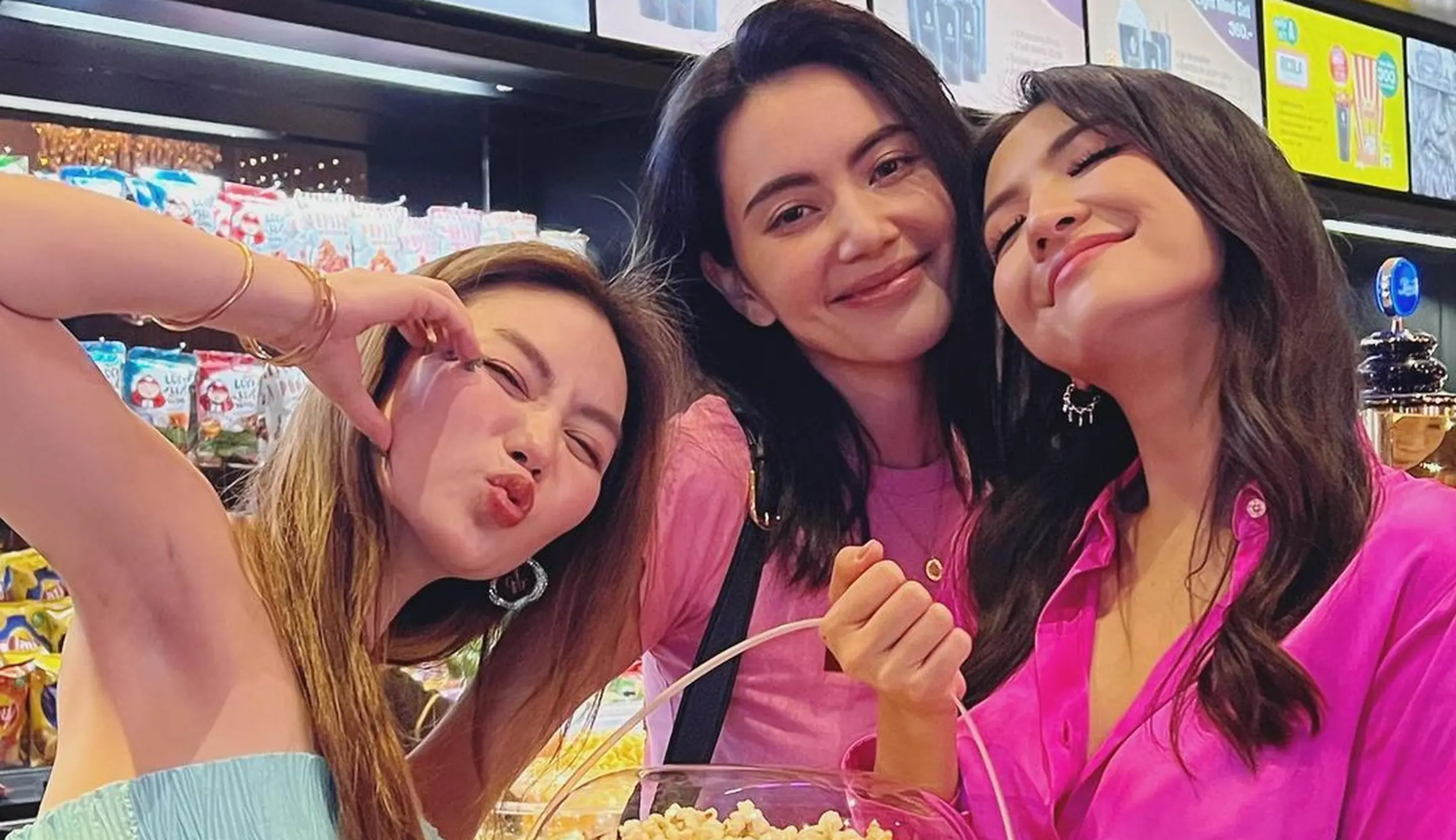 6 OOTD Serba Pink Raline Shah dan Davika Hoorne Nobar Film Barbie