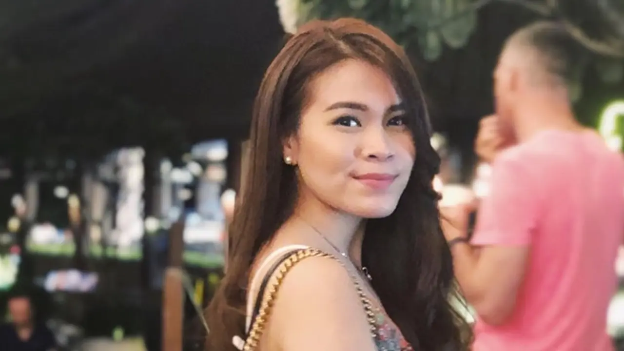 6 Potret Chen Giovani, Wanita yang Dikabarkan Dekat dengan Putra Hotman ...