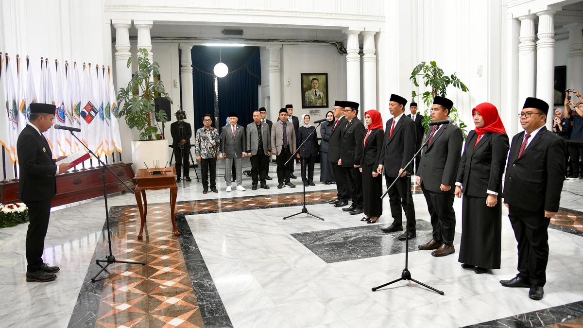 Pj Gubernur Jabar Lantik Anggota KPID: Informasi yang Pesat Menuntut Pengawasan yang Ketat ...
