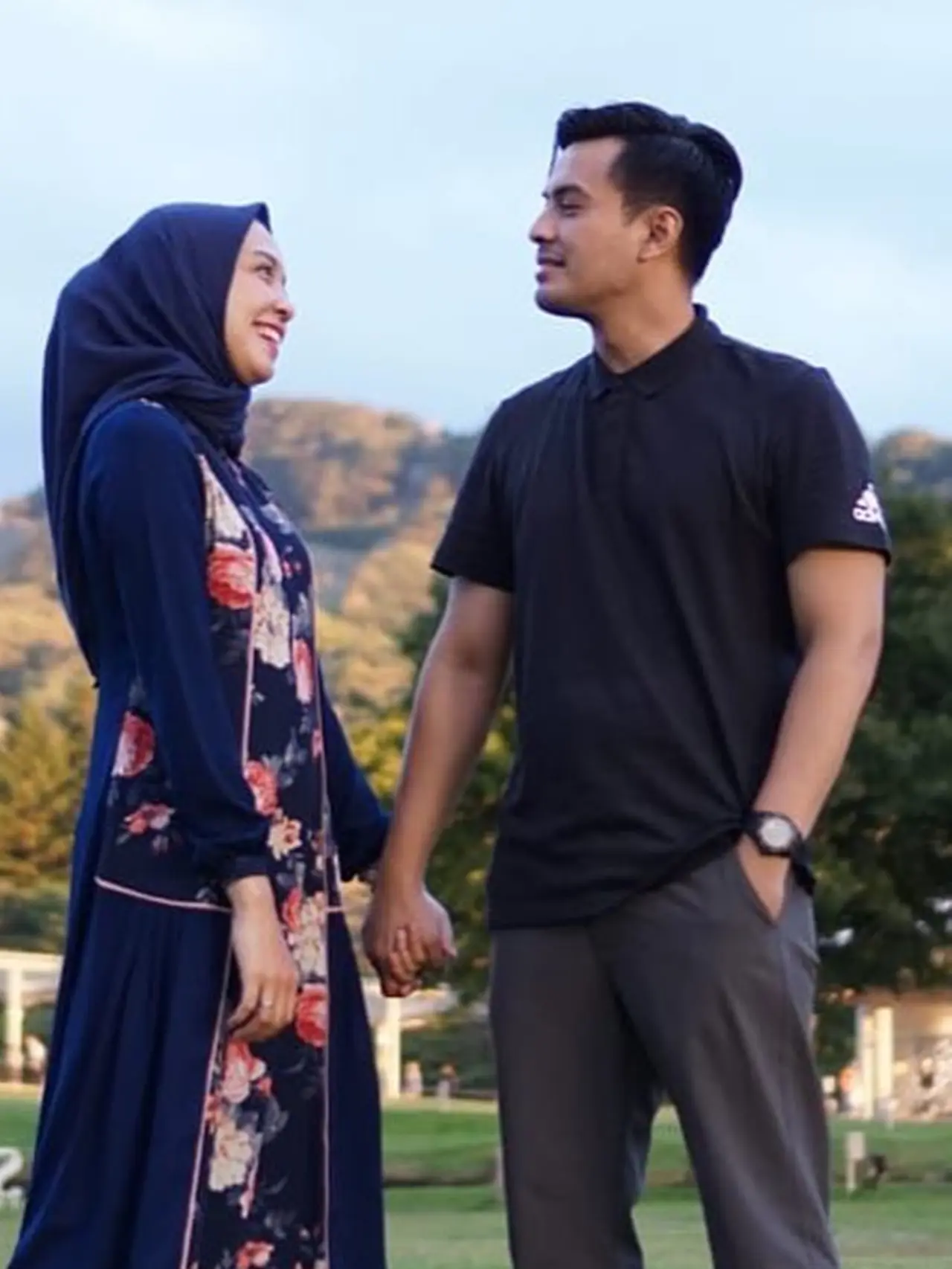 Jarang Tersorot, Ini 6 Potret Harmonis Temmy Rahadi dan Istri - Hot Liputan6.com