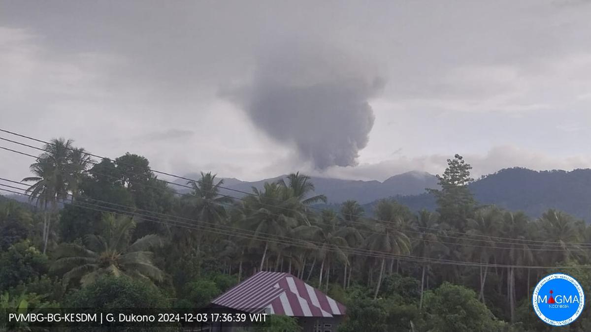 Gunung Dukono Meletus Lagi, Semburkan Abu Vulkanik 2.000 Meter ke Arah Timur - Regional Liputan6.com