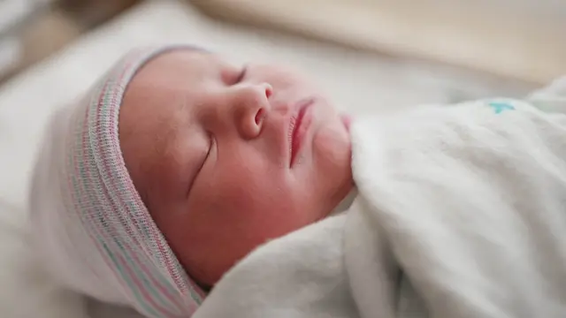 Balita di China Lahir dengan Kepala Besar, Ternyata Ada Bayi di ...