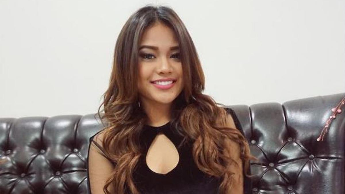 Aurel Duduk Bersama Pria, Siapa Dia?