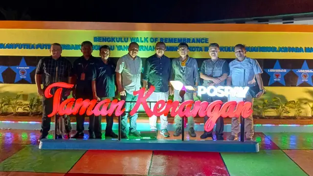 Indahnya Taman Kenangan di Malam Hari, Hasil Kolaborasi Pos Indonesia ...