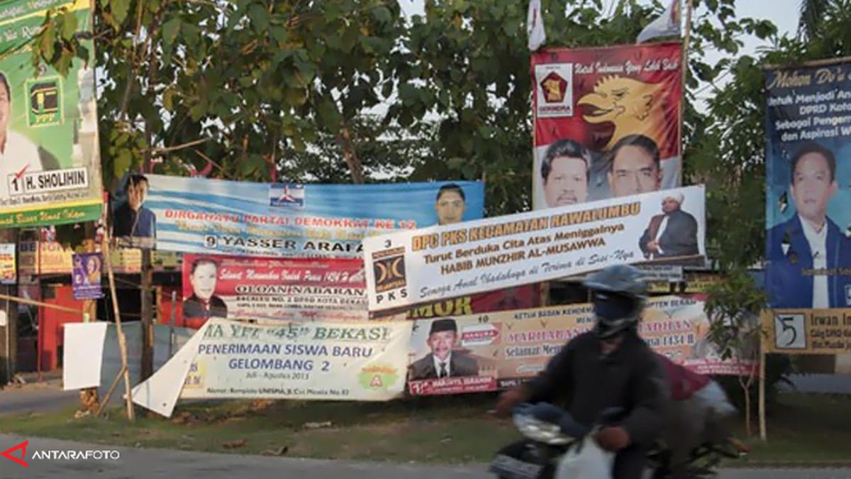 Spanduk Caleg, Jokowi: Langgar Aturan, Copot! - News Liputan6.com