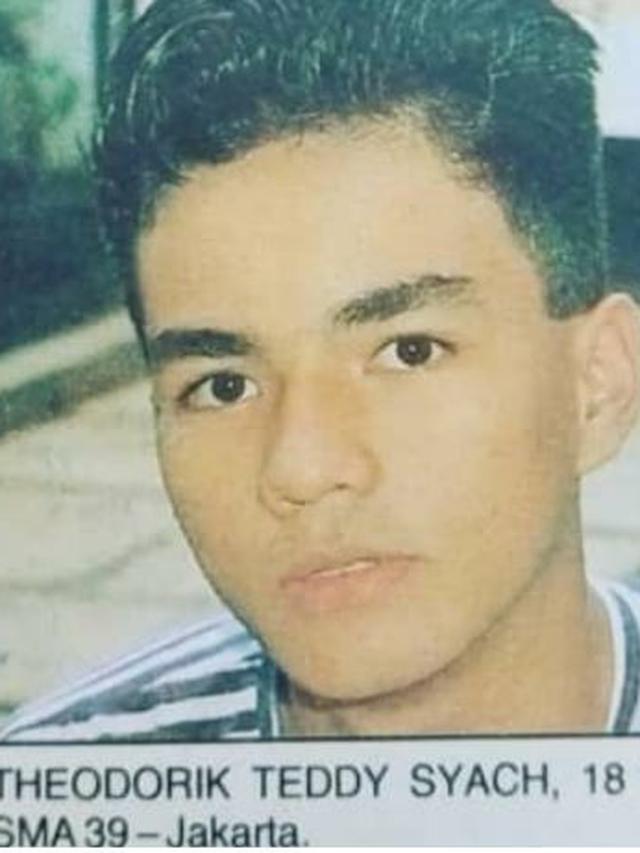 6 Potret Lawas Teddy Syah Semasa Muda, Sudah Tampil Modis - Hot ...