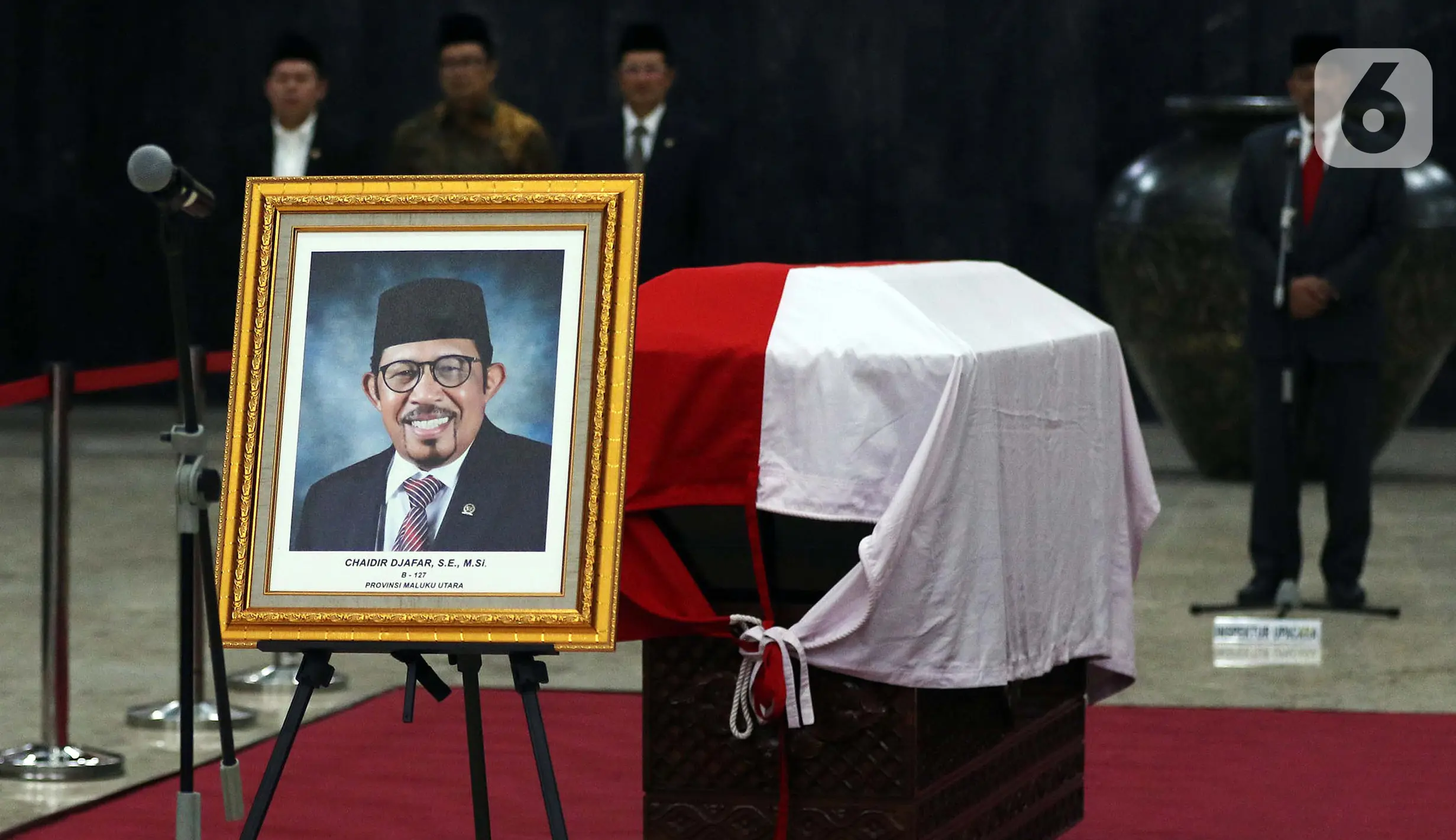 FOTO: Penghormatan Terakhir untuk Anggota DPD RI Chaidir Djafar - Foto ...