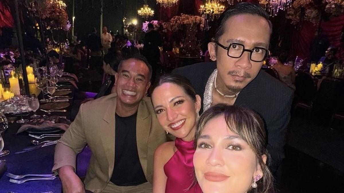 6 Gaya Artis Dibalut Dress saat Hadir di Resepsi Pernikahan Bunga Citra Lestari dan Tiko di Bali ...